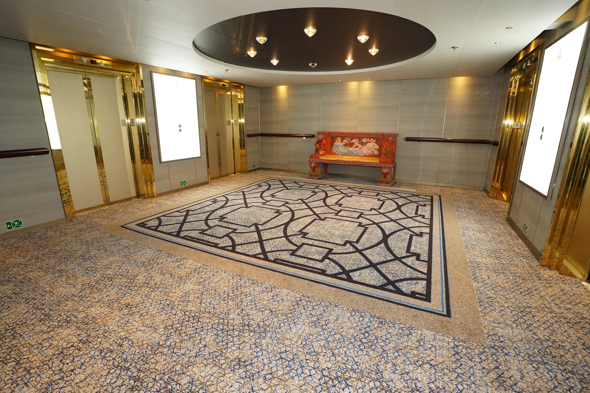 ZUDM New Carpet 1 – Chris Cruises